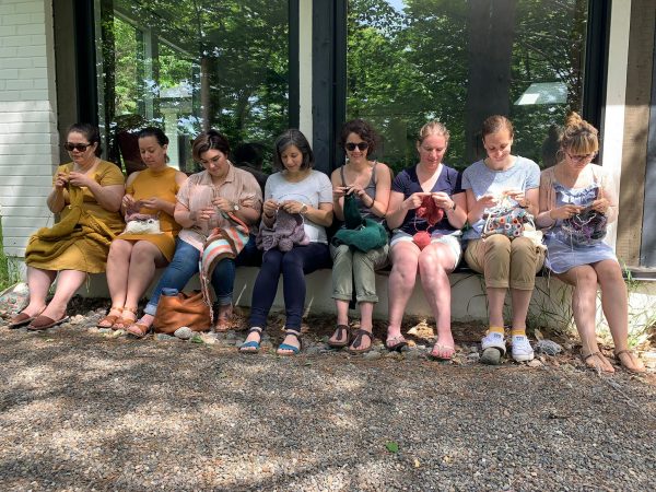 Connecting to the Knitting Community - Along Avec Anna